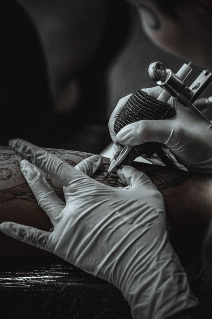 Tattoo Age Guide: When Is the Right Time for Your First Ink?